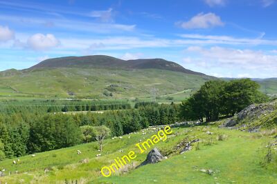 Photo 6x4 Waun Goch Amnodd-wen Llwybr cyhoeddus gyda golygfa draw i ...