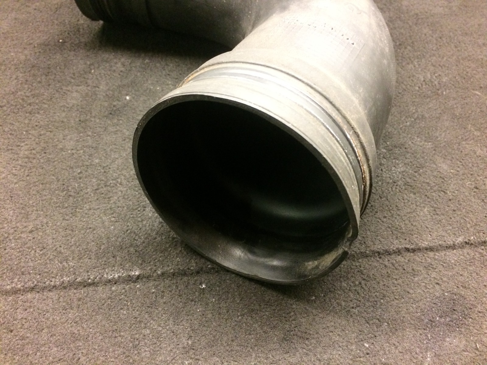 IVECO DAILY AIR FILTER BOX INTAKE PIPE HOSE 2.3 Diesel 504135453 2003 ...