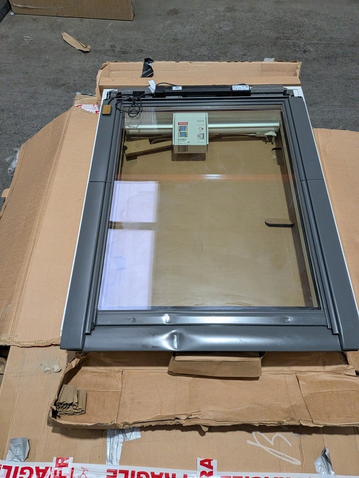 VELUX GGL MK04 207021U White Centre Pivot Electric Window INTEGRA ...