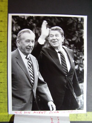 Vtg Glossy Press Photo President Ronald Reagan Waves w/ Donald Regan | eBay