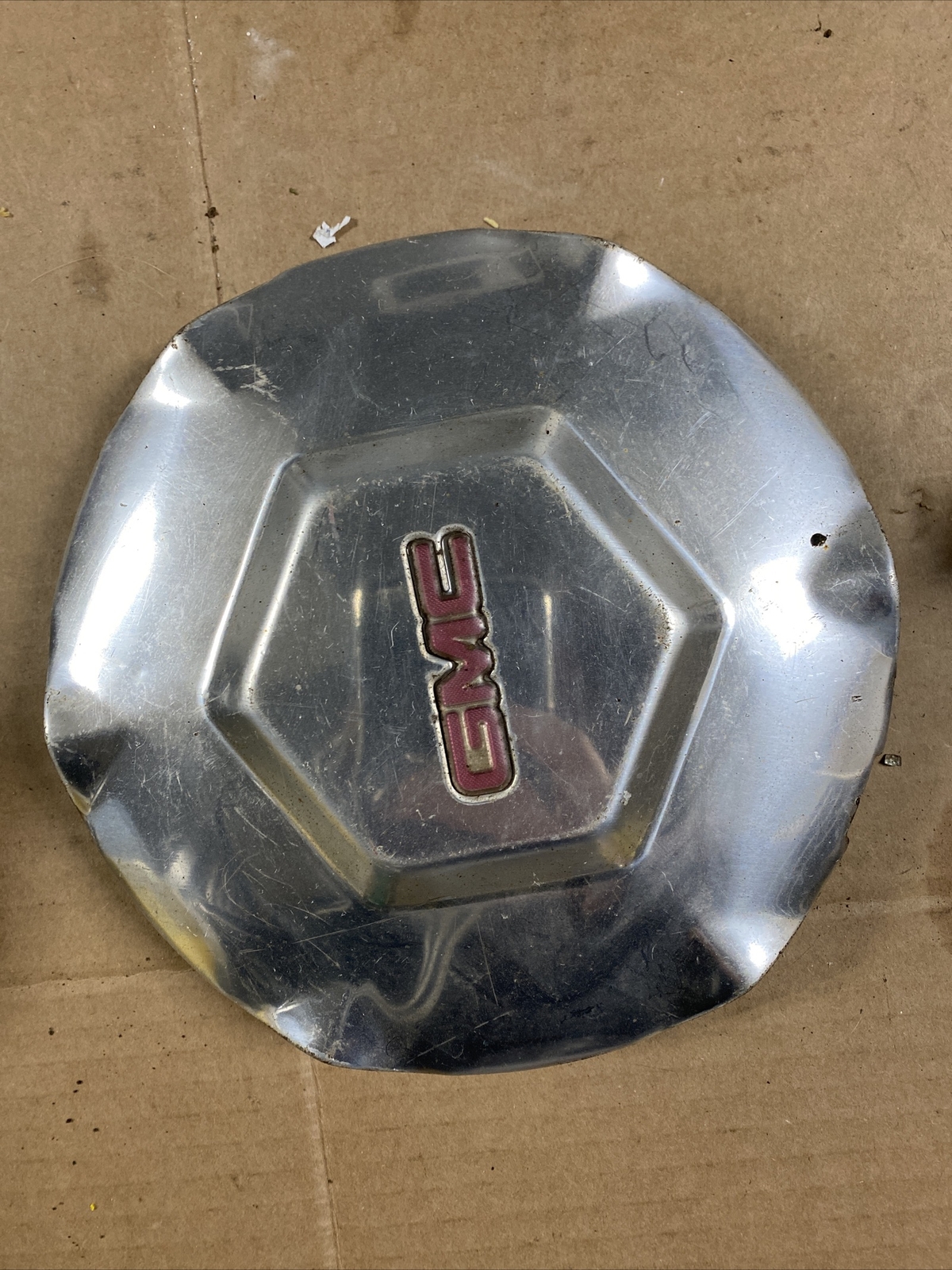1 used oem 02-07 gmc ENVOY XL ,cub wheel center hub cap 9593396 S2 | eBay