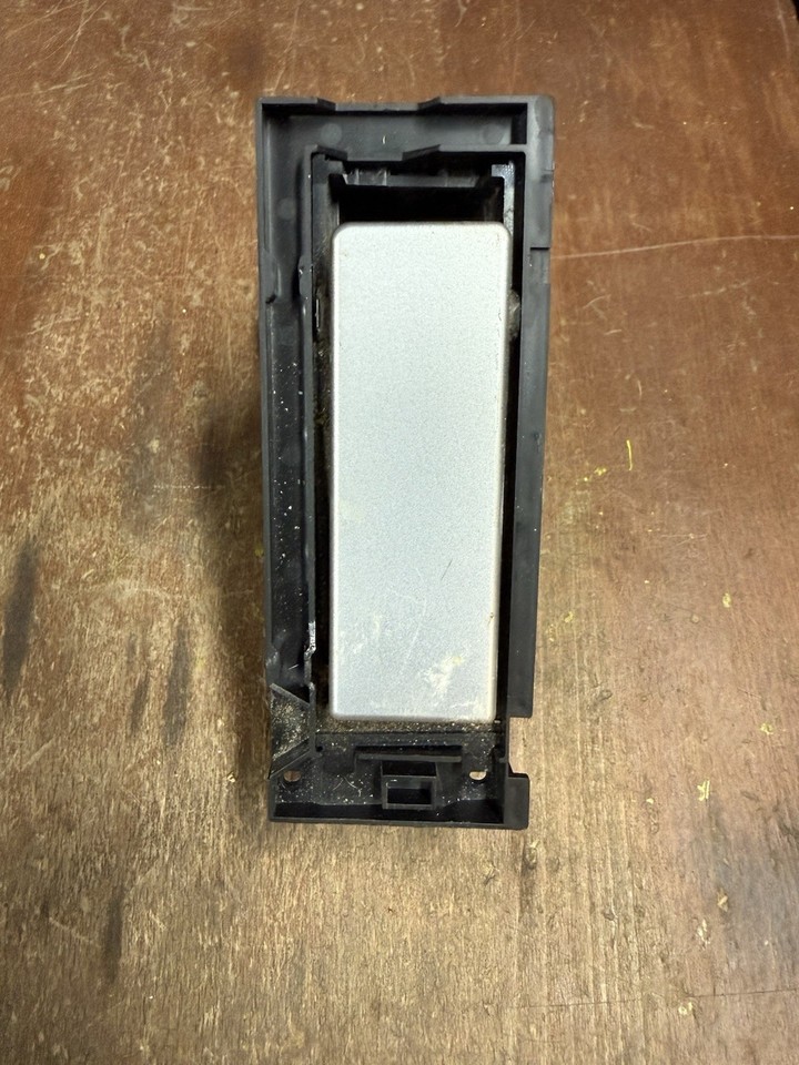 A 193 680 01 91 CHRYSLER CROSSFIRE POP UP CUP HOLDER CENTER CONSOLE ...