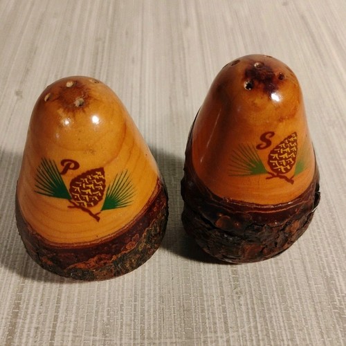 Hand Made Wood Tree Bark Pine Cone Pattern Salt & Pepper Shakers Oregon ...