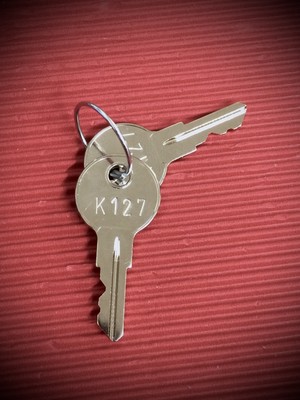 BAUER Key Pair #K127 for T Handles-ARB,Ute Hard Top Tonneau Lid Lock ...