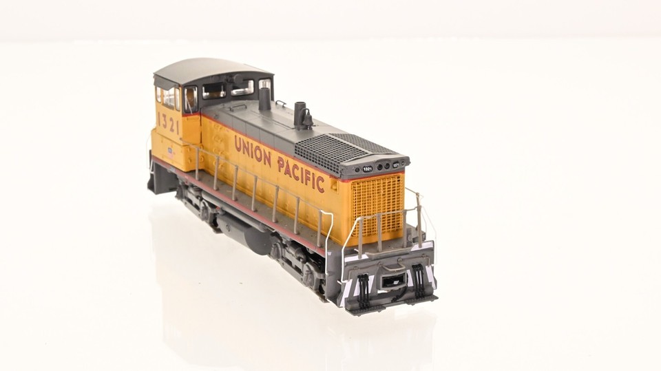 Broadway Limited EMD SW1500 Union Pacific 1321 w/Sound HO scale | eBay