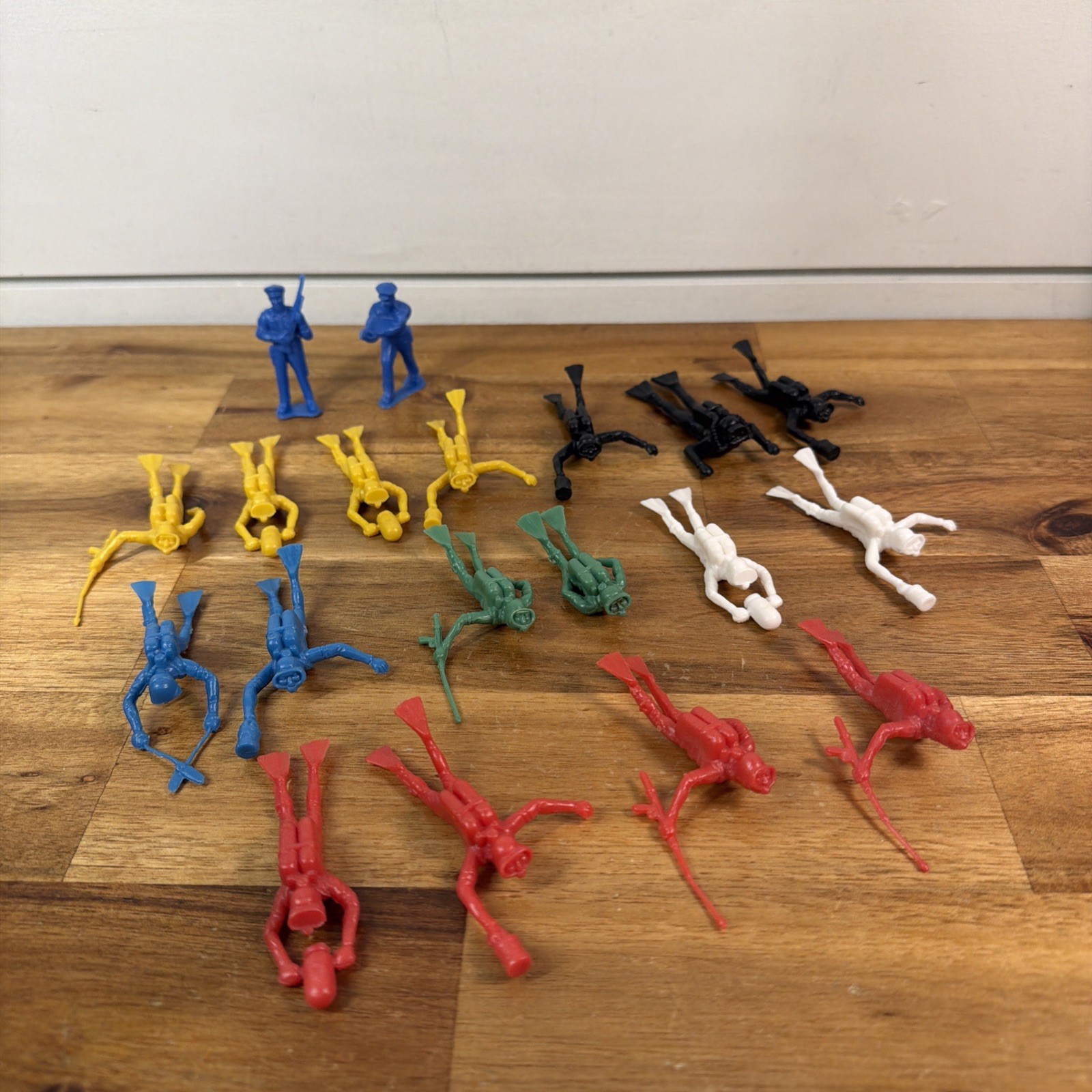 Vintage Colored Frogman Plastic Scuba Diver & Toy Soldier Navy Figures ...