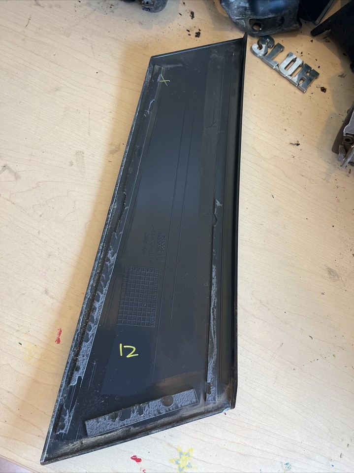 08-12 Buick Enclave Driver Rear Quarter Window Plastic Moulding Trim LH ...