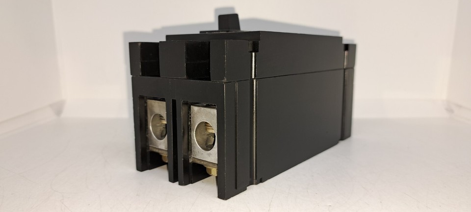 Cutler Hammer Eaton CC2200 200 Amp 2 Pole 240V MAIN CIRCUIT BREAKER | eBay