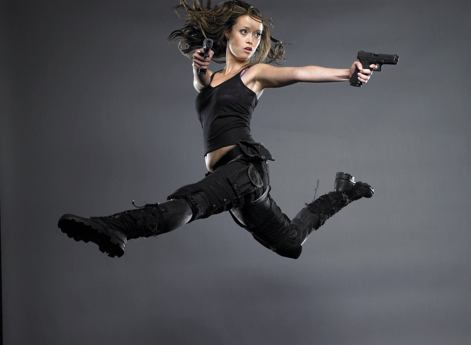 Zoe Saldana With Guns 8x10 Picture Celebrity Print | eBay