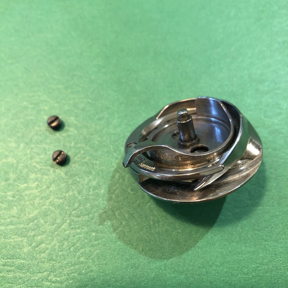 SINGER FEATHERWEIGHT 221 222K SEWING MACHINE ROTATING HOOK ASSEMBLY ...