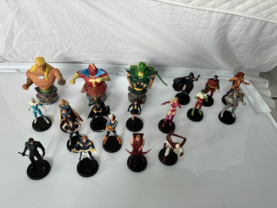 A Lot 19 Eaglemoss DC Statues Titan Teens, Justice league, DC ...