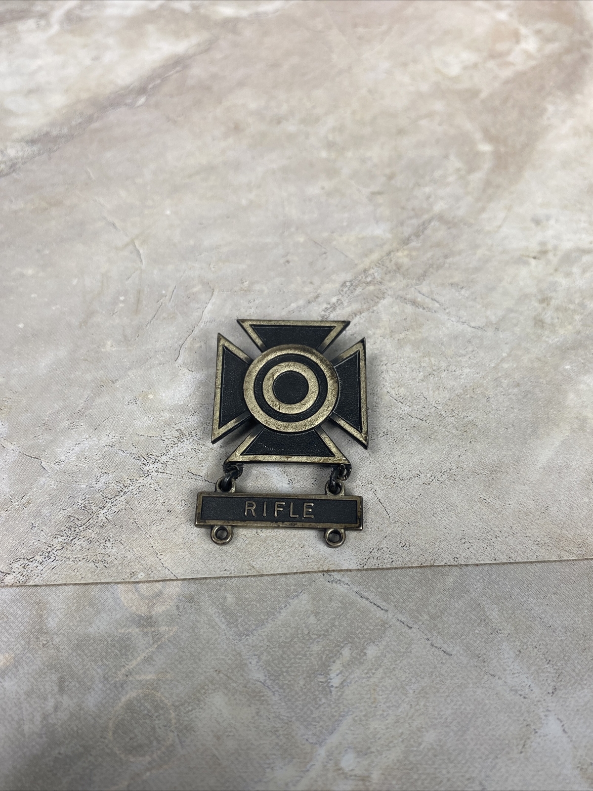 Vintage WWII Sterling Silver Military Rifle Marksman Badge Pin-Back w ...