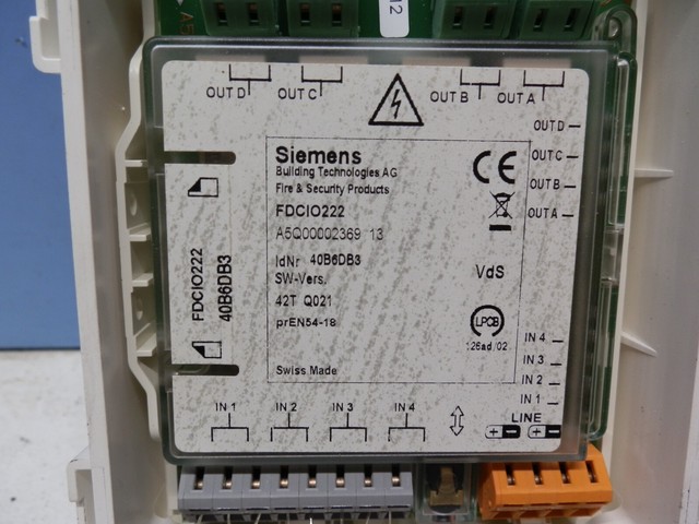 Siemens FDCIO222 / In-/Output Module 4-IN / OUT A5Q00002369 for sale ...