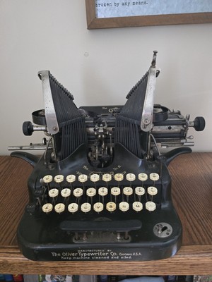 Antique The Oliver No. 5 Standard Visible Writer Batwing Typewriter | eBay
