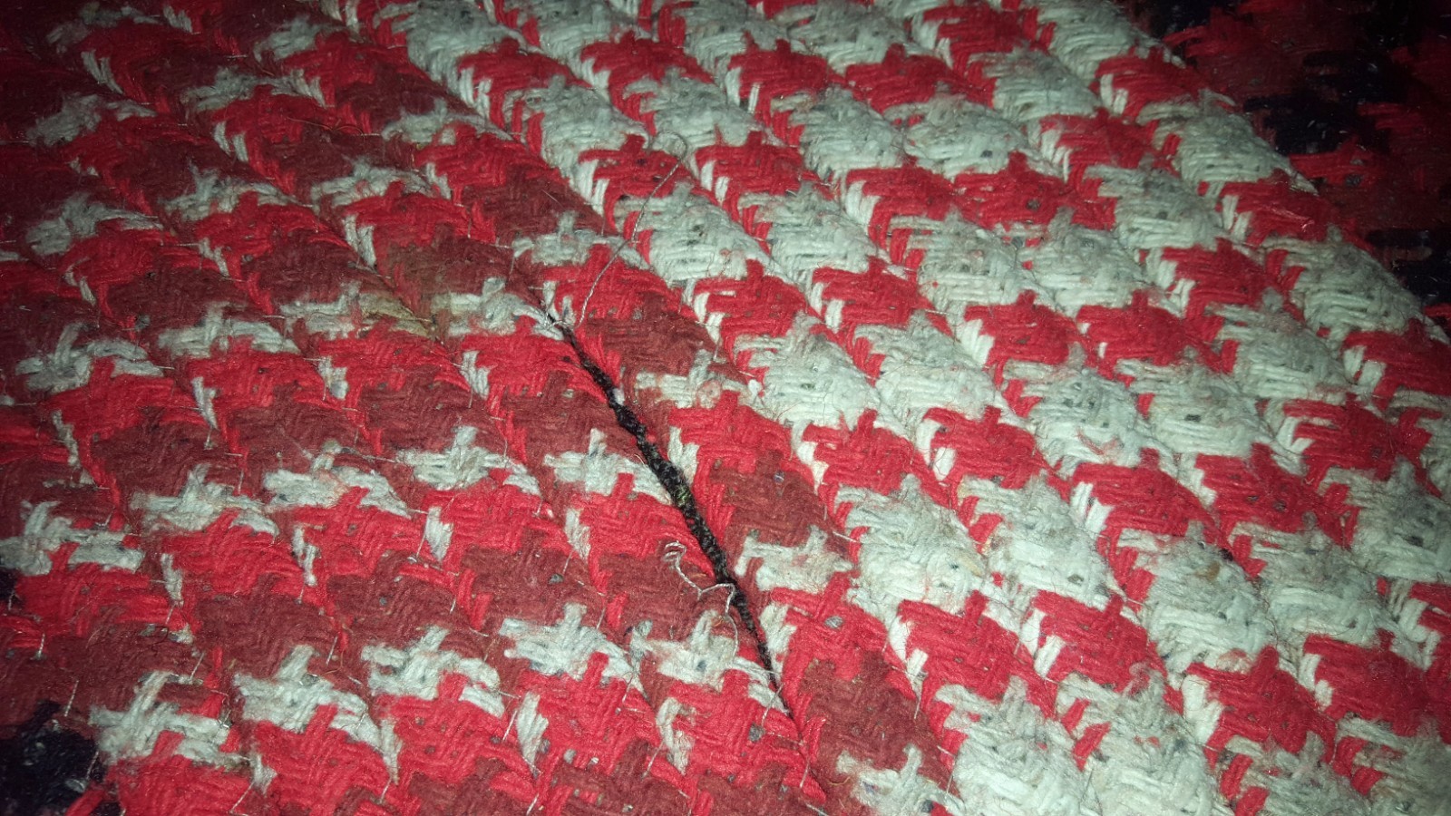 VINTAGE BRAIDED RUG ROUND LARGE RED & WHITE CIRCULAR 7ft DIAMETER | eBay