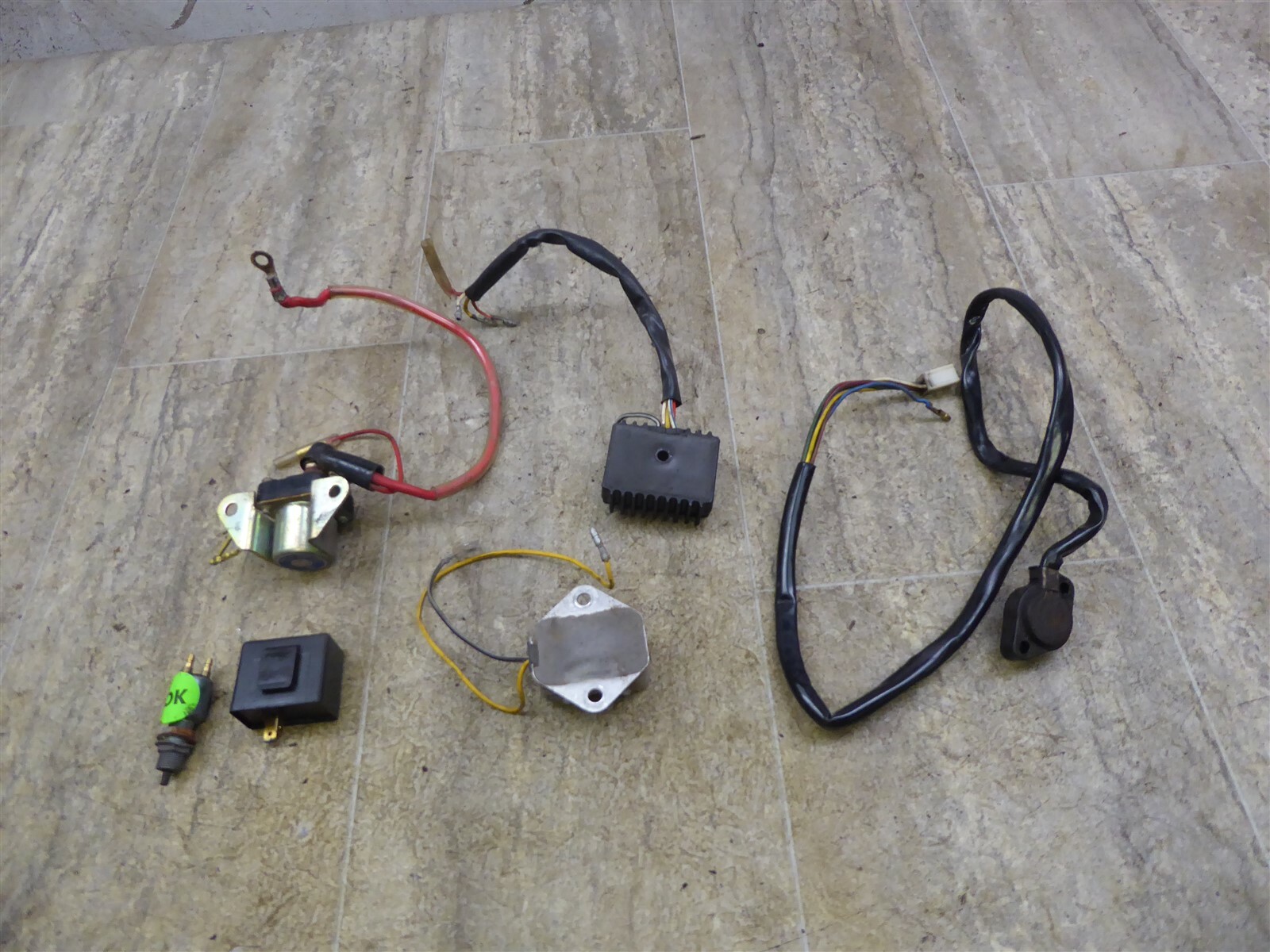 1978 Suzuki GS550 GS 550 S687-1) regulator rectifier solenoid switch ...