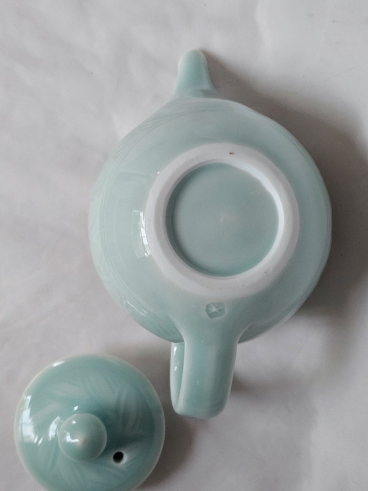 Wonderful celadon incised decorated Derek Emms teapot leach interest | eBay