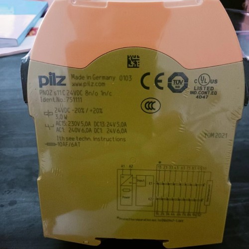 1x NEW 751111 PNOZ s11 C 24VDC 8 n/o 1 n/c SAFETY RELAY/ | eBay