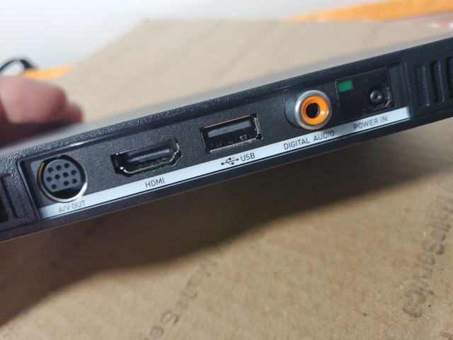 One DIRECTV C61w-400 Wireless Genie Mini Bundle 3 Available for sale ...