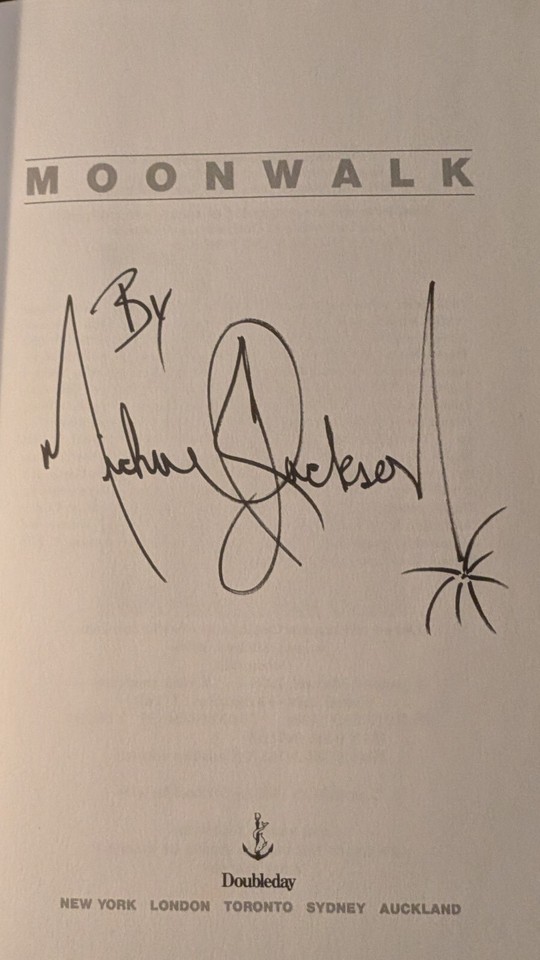 SIgned in pen Moonwalk by Michael Jackson Hardcover Book Dust Jacket ...