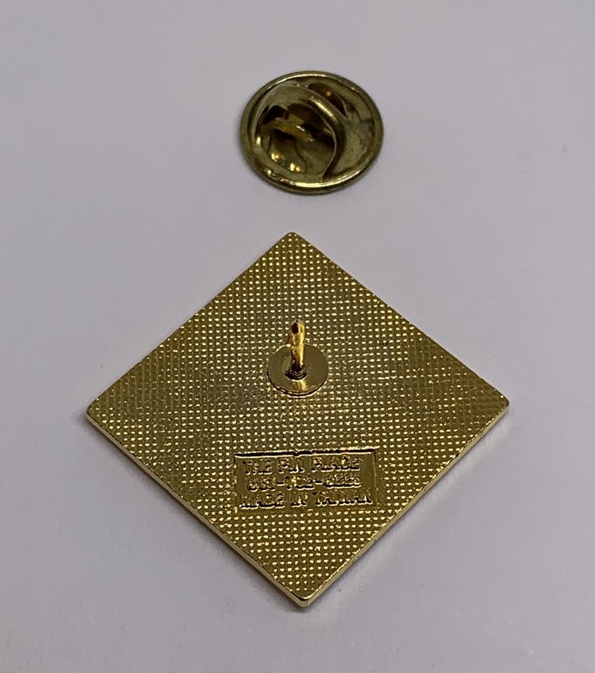 Society Of Women Addicted To Needlework Cross Stitch Sewing Lapel Pin ...