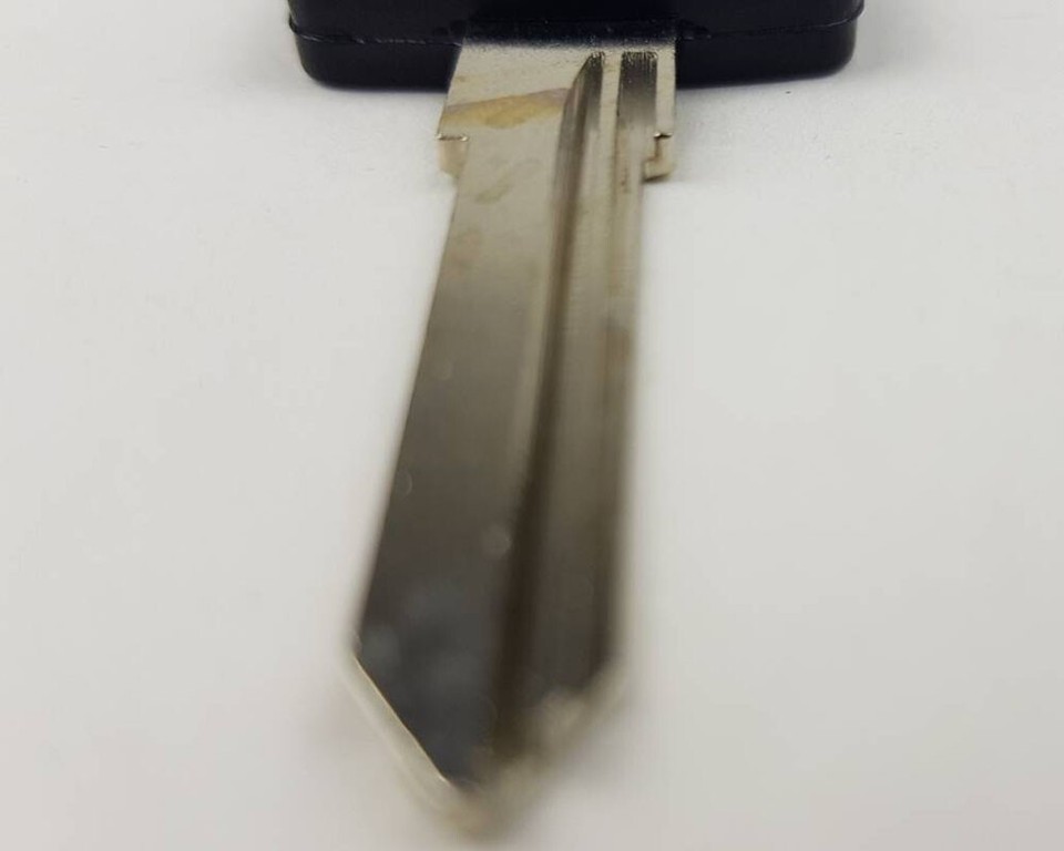 2x Uncut Blank Key for Mercedes Benz 200 240 280 300 W115 W108 W109 ...