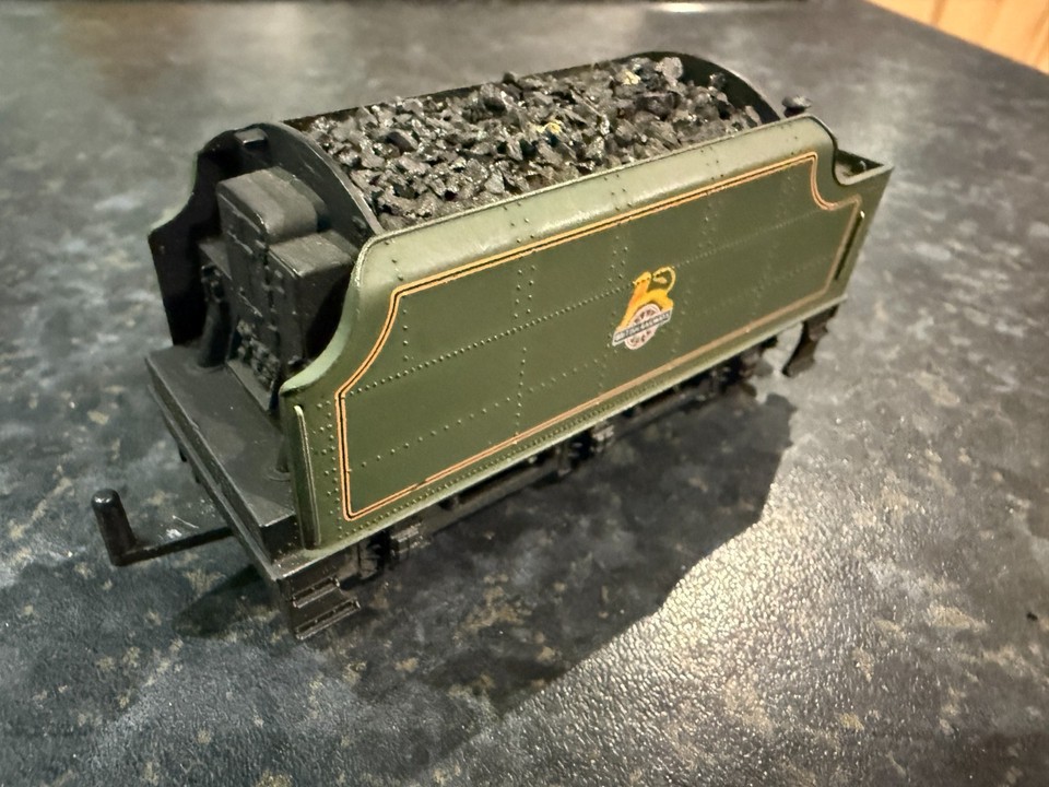 OO Mainline 6 wheel green Br Tender Early crest | eBay Australia