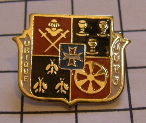 PIN's BLASON UBIQUE JUVO BELGIUM LOGISTICS SCHLOOL COAT OF ARMS vintage ...