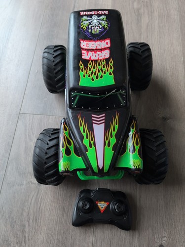 Monster Jam Grave Digger 1/15 Remote Control Truck Tested, Works Model ...