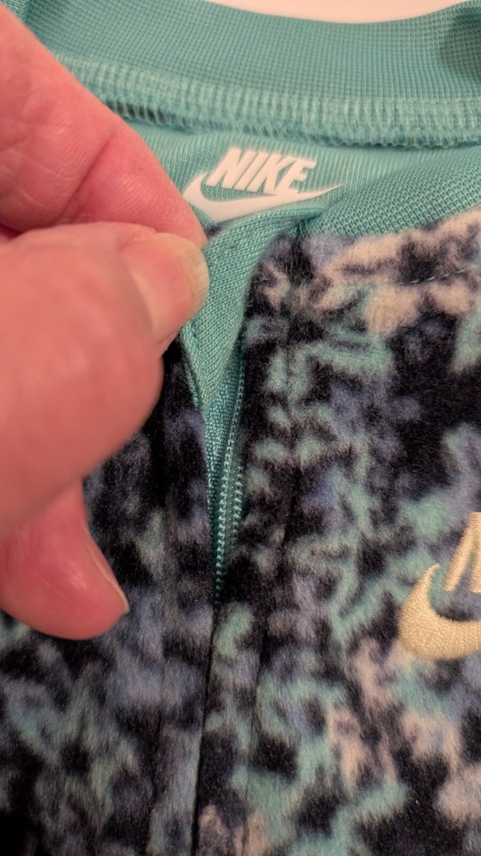 Infant Nike Convertible Zip Up Footed Sleeper Blue Snowflakes Size 6 ...