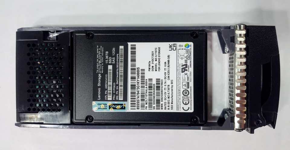 NEW 01PG633 4XB7A14110 Lenovo ThinkSystem DE Series 2.5'' 15.36TB SAS ...