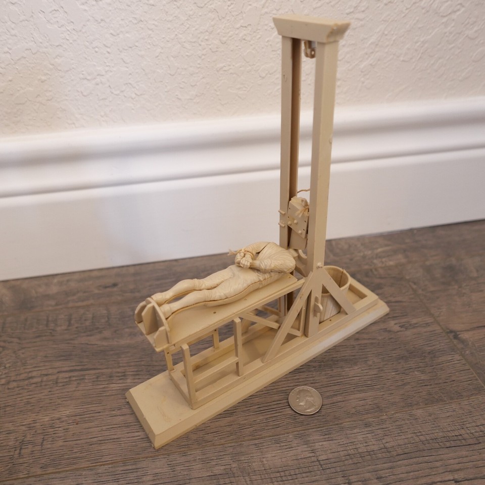 1964 Aurora Plastics Chambers of Horrors Guillotine Model Kit unpainted ...