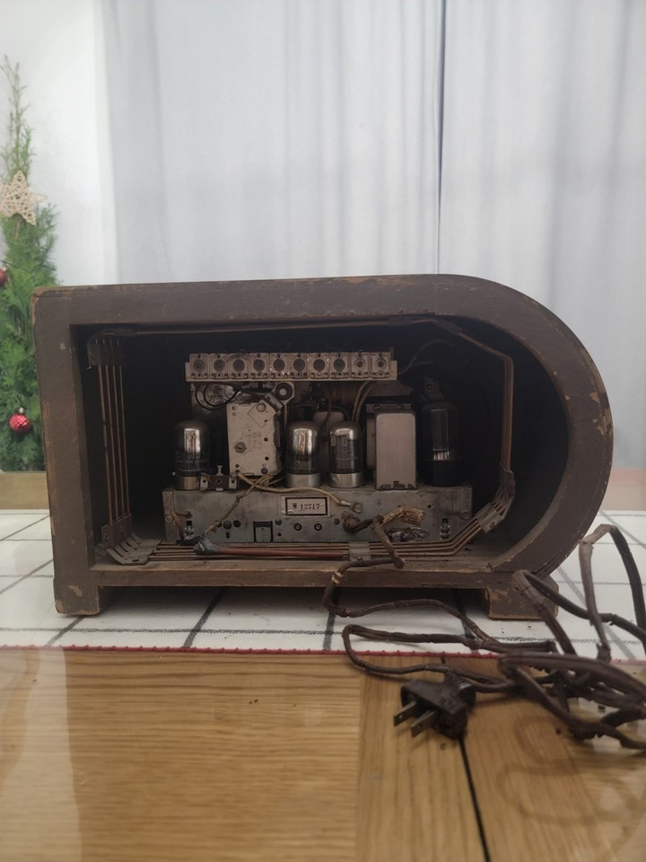 Vintage Wood Cabinet Philco Radio 41-231 Tube Streamlined Bullet Button ...