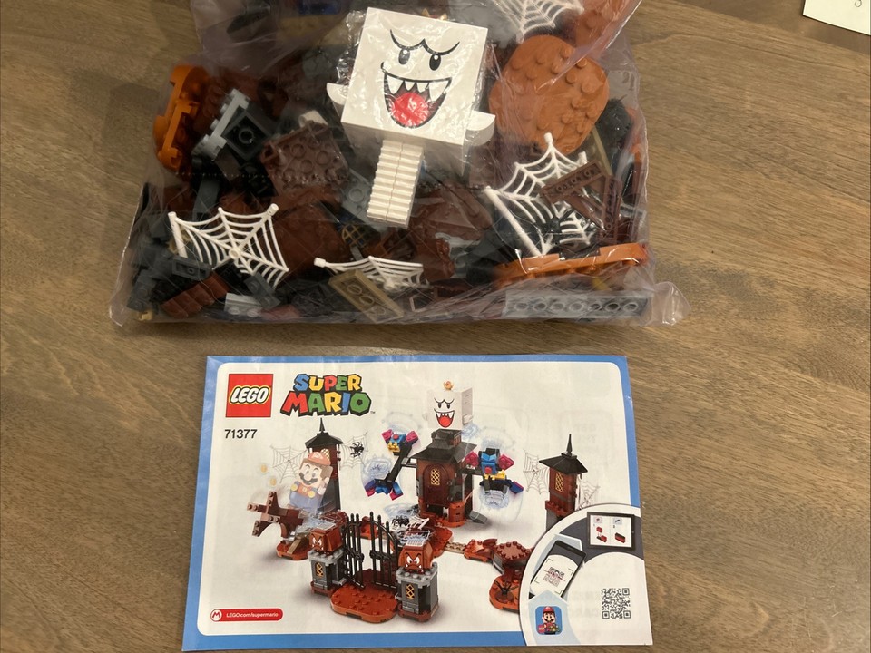 LEGO Super Mario: King Boo and the Haunted Yard Expansion Set (71377 ...