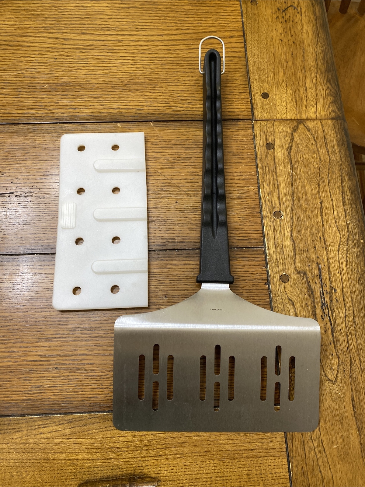 Pampered Chef BBQ Grill Spatula Flipper W/Cover Large 8" Wide #2703 | eBay