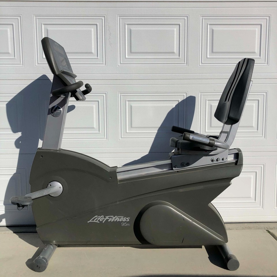 Read- Life Fitness 95RI Recumbent Bike Display Does Not Turn On | eBay