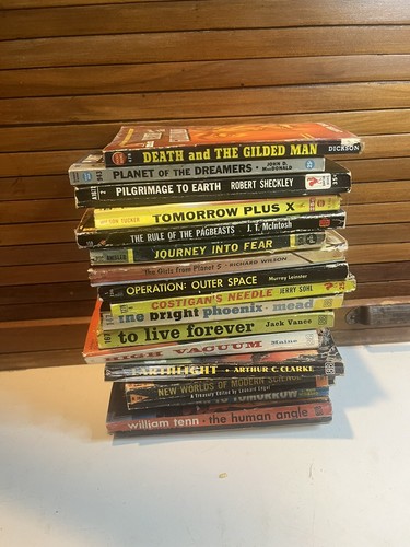Vintage Book Lot of 17 Vtg Paperback SCI FI Clarke, mead, Vance, Maine ...