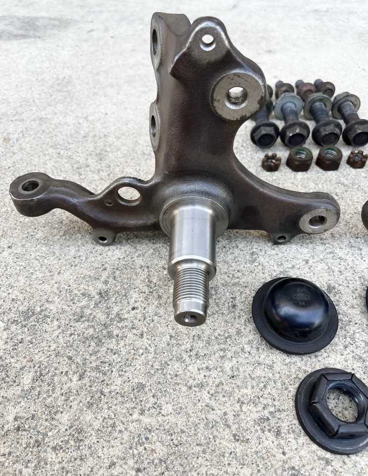 94-95 1994 1995 Ford Mustang SN95 V8 LH RH Spindles | eBay