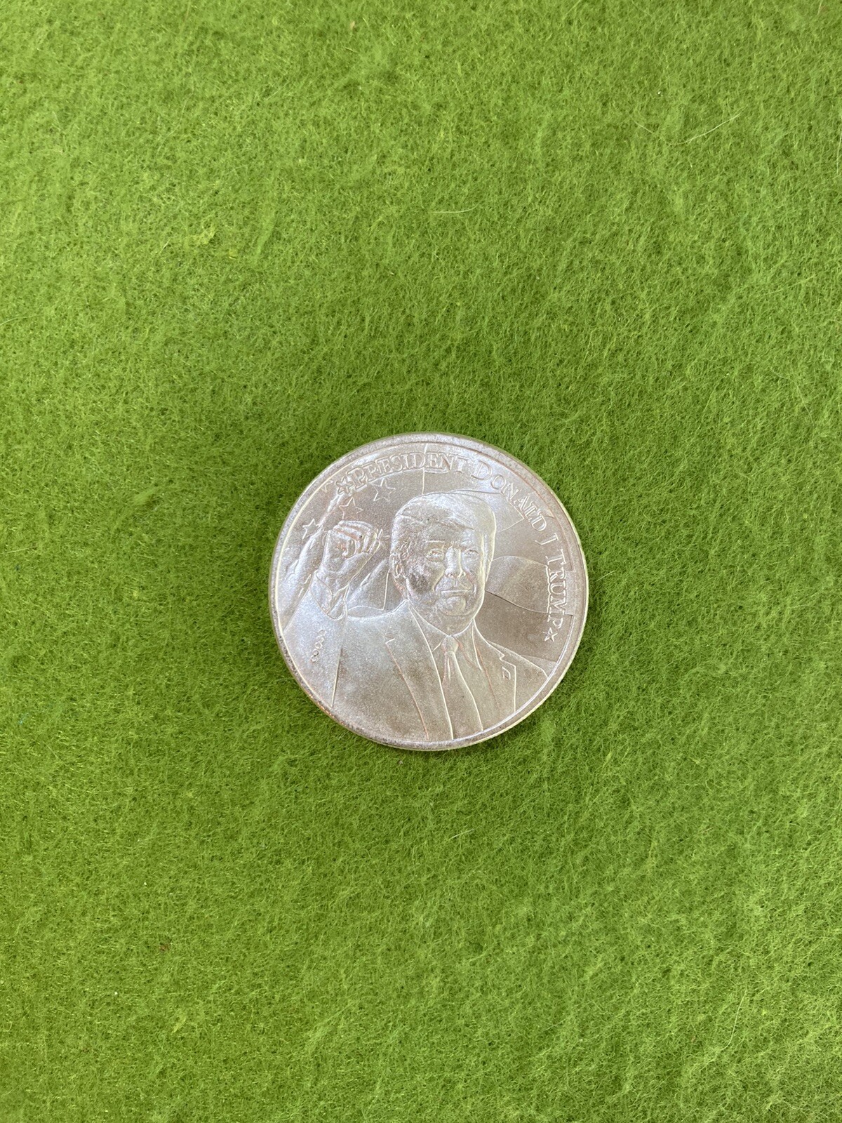 DONALD TRUMP Silver Coin 1 OZ SILVER .9999 COIN 2020 PRESIDENT Donald J ...