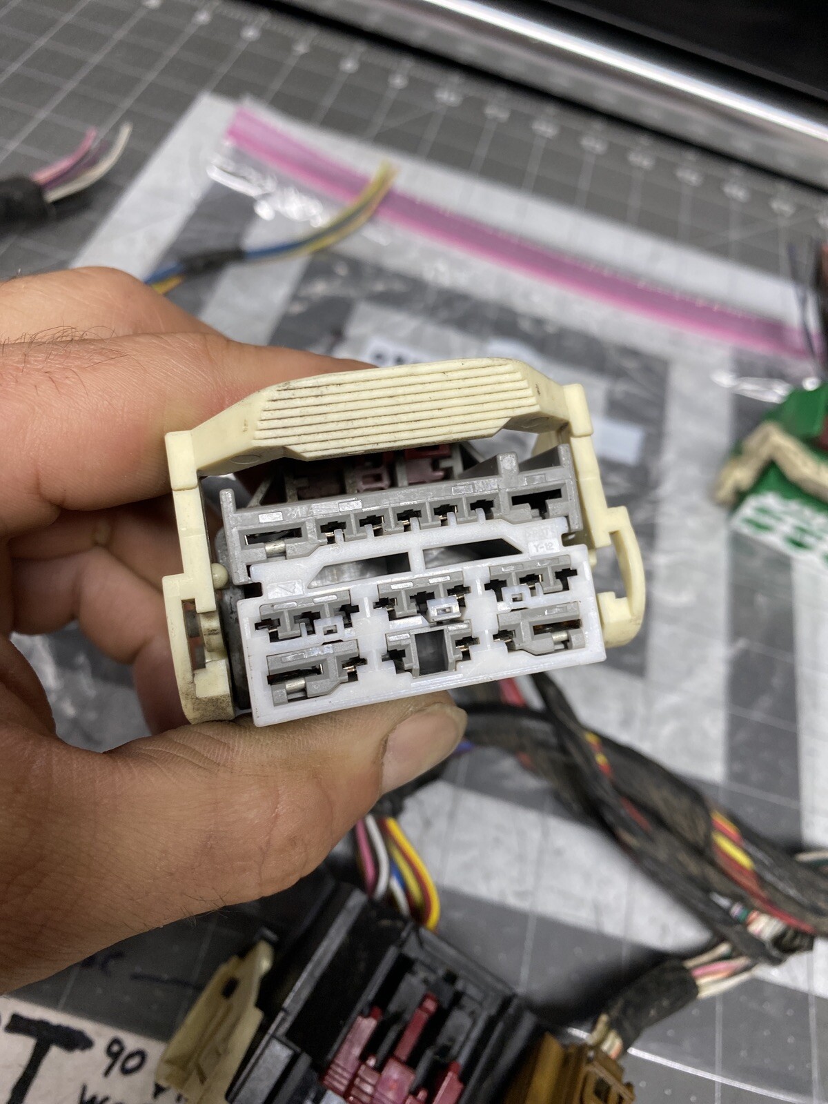 2007 2008 CALIBER PATRIOT FUSE RELAY BOX 04692207AE Wiring Harness ...