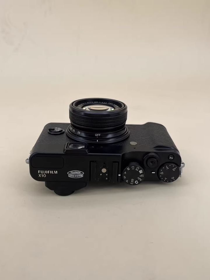 95% New-FUJIFILM X10 12MP 4x Zoom Digital Camera with Fujinon 28-112mm ...