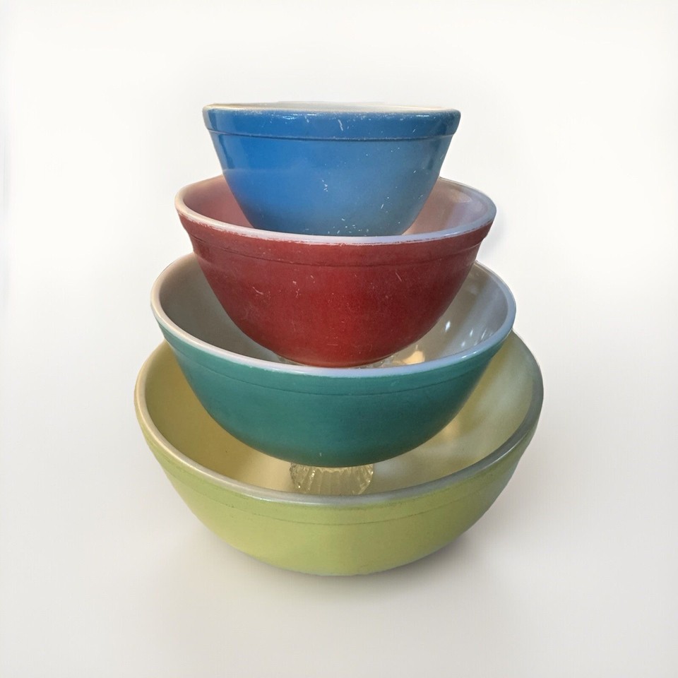 VTG Iconic Pyrex Nesting Mixing Bowls. Set of 4 Primary Colors MCM ...