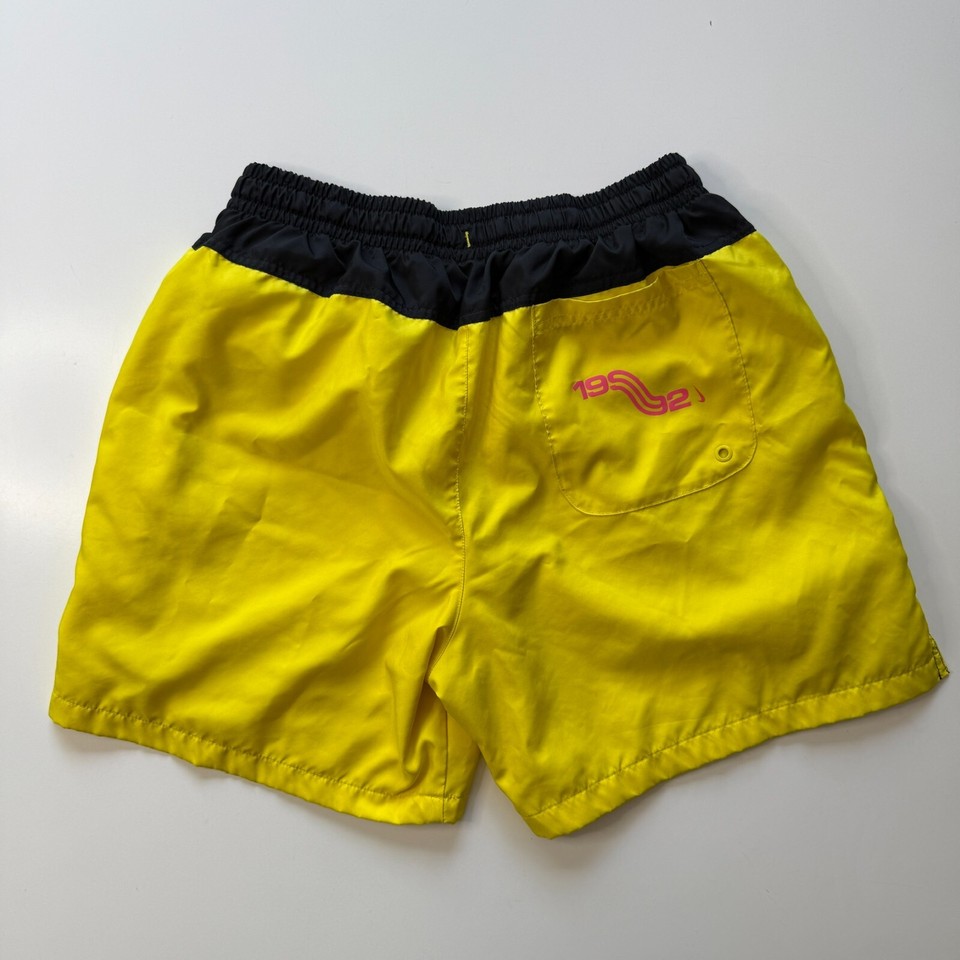 NIKE Kyrie Basketball Shorts Mens Medium Yellow 90s Graffiti Graphic ...