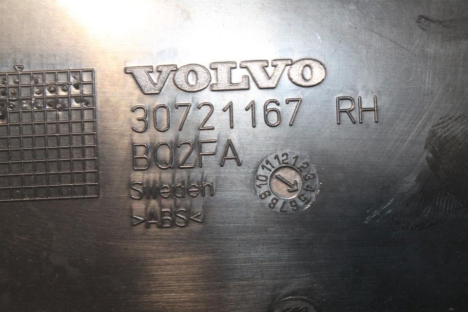 D-pillar trim Volvo XC60 2010 right side 30721167 | eBay Australia