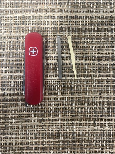 Wenger 65 mm Esquire- Discontinued Model- Nice! Red- 75 | eBay