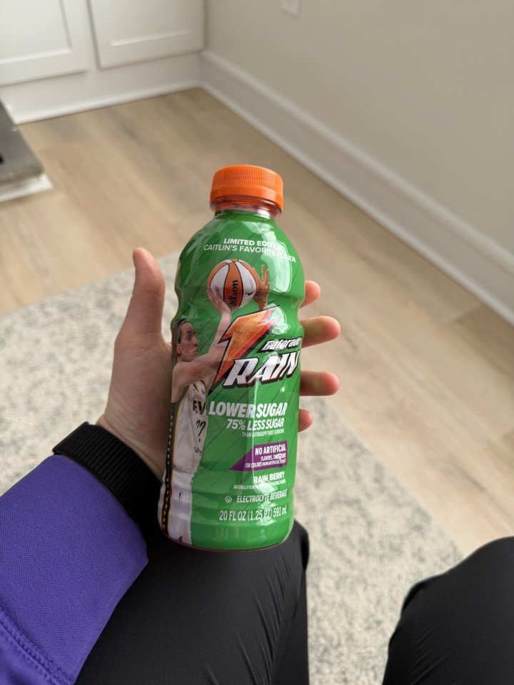 Limited Edition Caitlin Clark Gatorade Rain with towel | eBay
