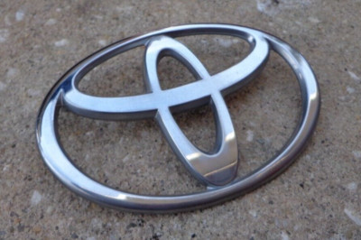 Toyota 3.875" trunk emblem badge decal logo symbol Corolla OEM Genuine ...