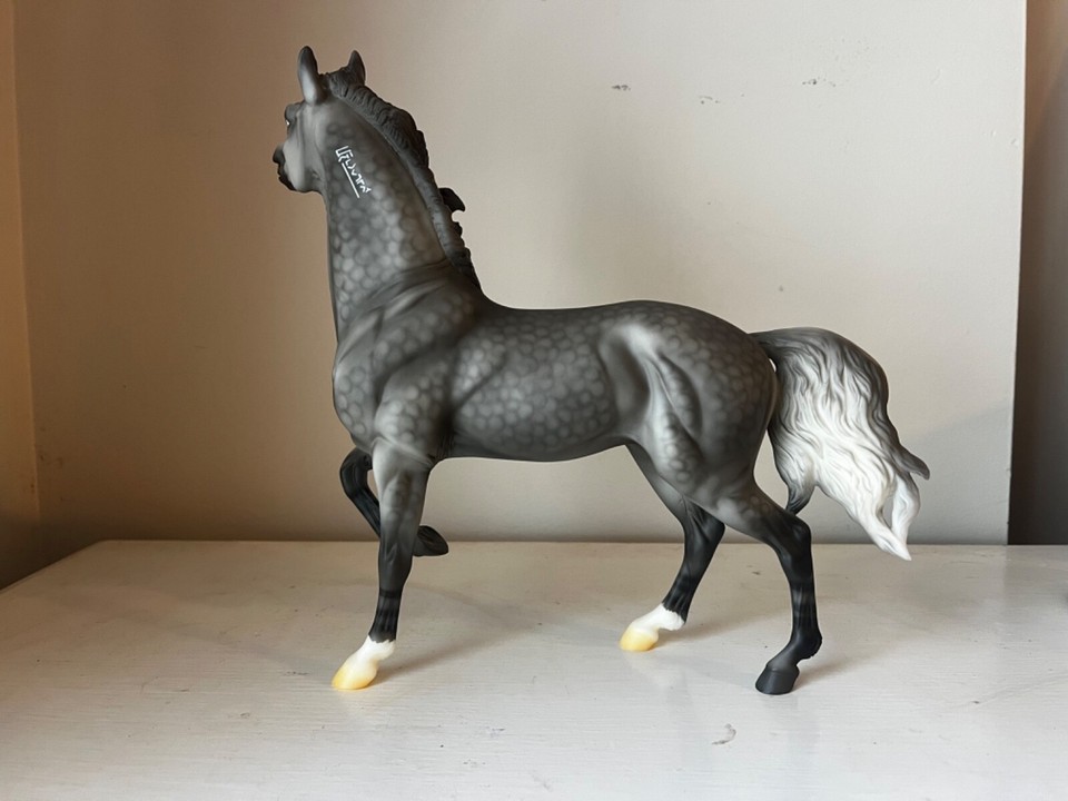Breyer Traditional Hwin Model #1774 | eBay
