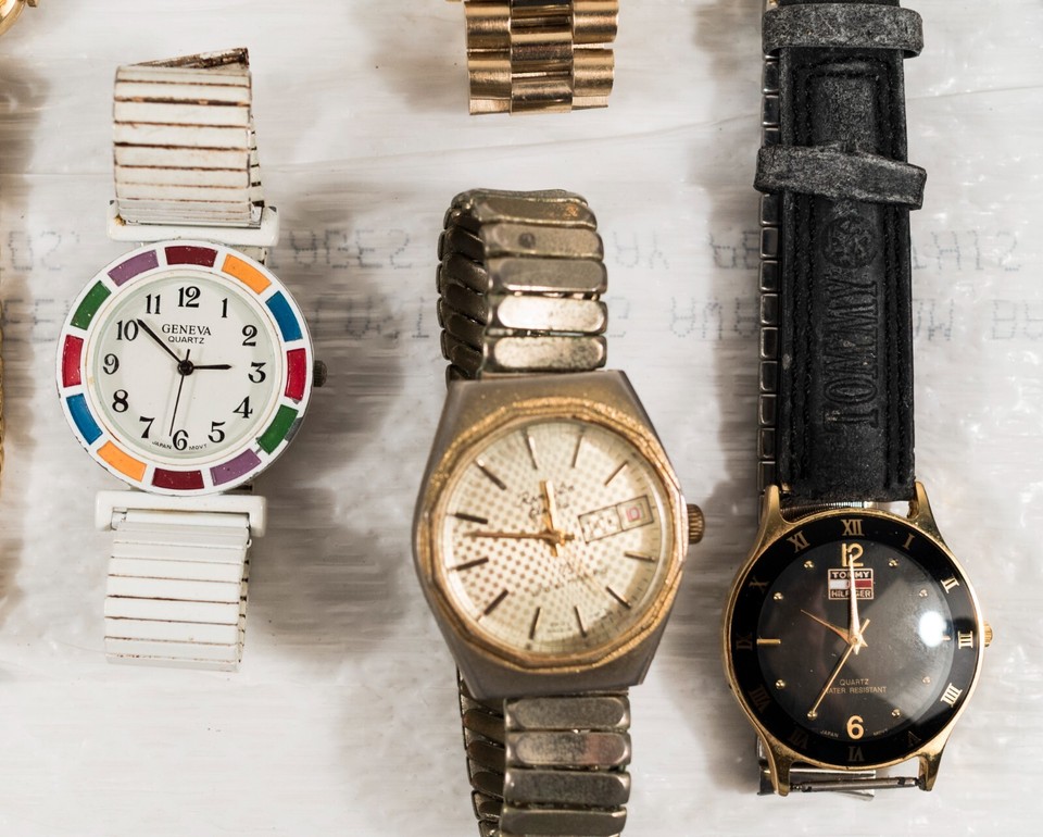 LOT OF 24 QUARTZ WRIST WATCHES MENS WOMENS Read JF 106 | eBay