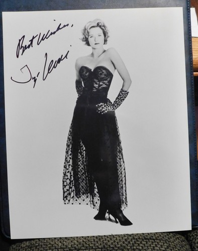 Tea Leoni autographed 8x10 photo of this legendary & beautiful actress ...